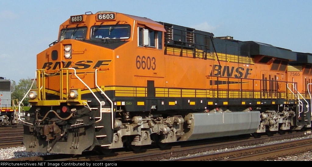BNSF 6603